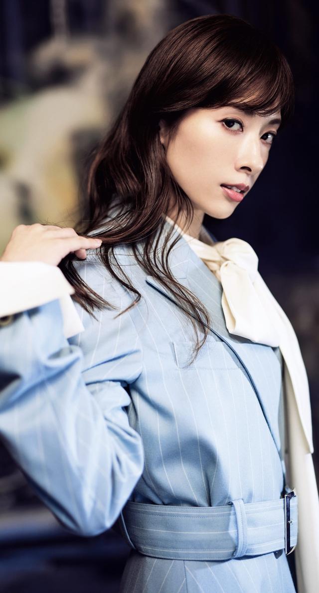 宝塚歌劇団の同期！ 明日海りお＆七海ひろき、甘美なる競演に迫る。 | ビューティー、ファッション、エンタメ、占い…最新情報を毎日更新 | ananweb