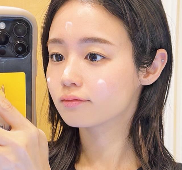 【New Item】シンガーソングライターの藤原さくらさんと新作コスメをお試し！ | ビューティー、ファッション、エンタメ、占い…最新情報を毎日更新 | ananweb