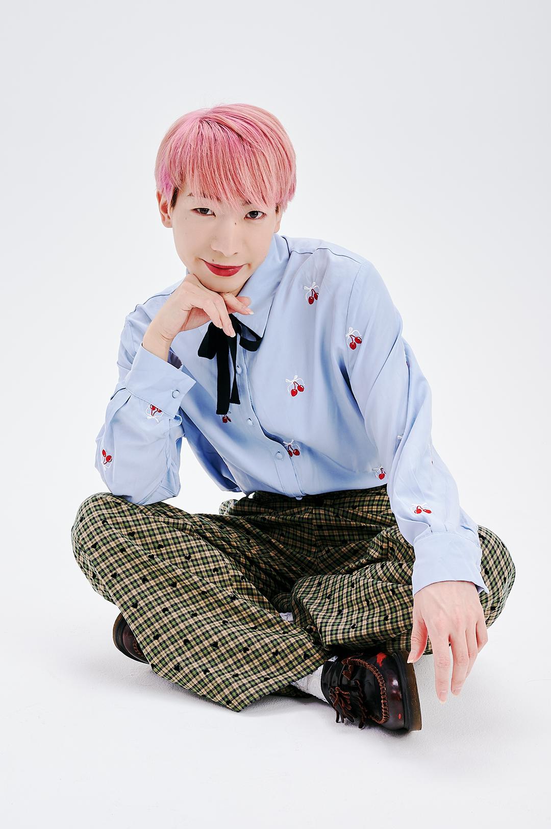 涼をとりつつ小休憩。ひとりごとtime・3「旅先では基本的に、ブックオフに行くんです！」ゆっきゅんの“あんたがDIVA” | ビューティー、ファッション、エンタメ、占い…最新情報を毎日更新 ...