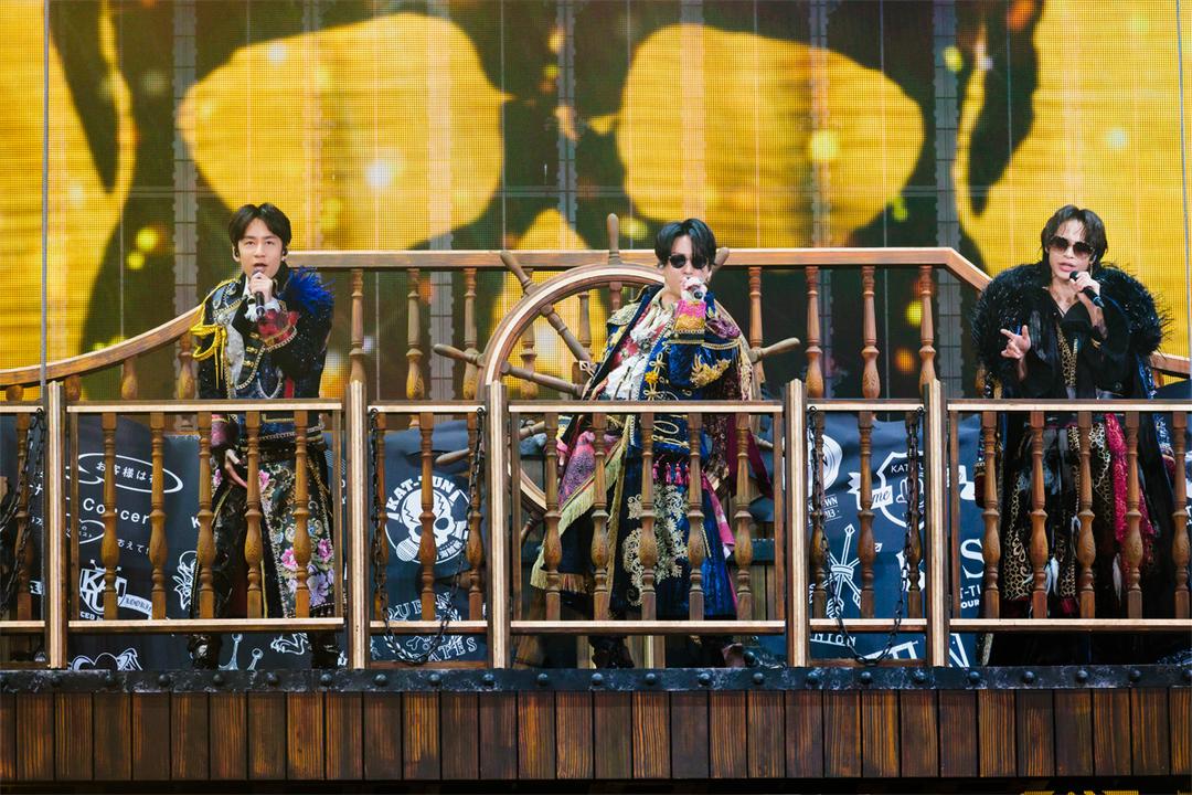 KAT-TUNのファイナルライブ『Break the KAT-TUN』。24年の軌跡を辿り全51曲を届けた、最後で最高のステージ | anan
